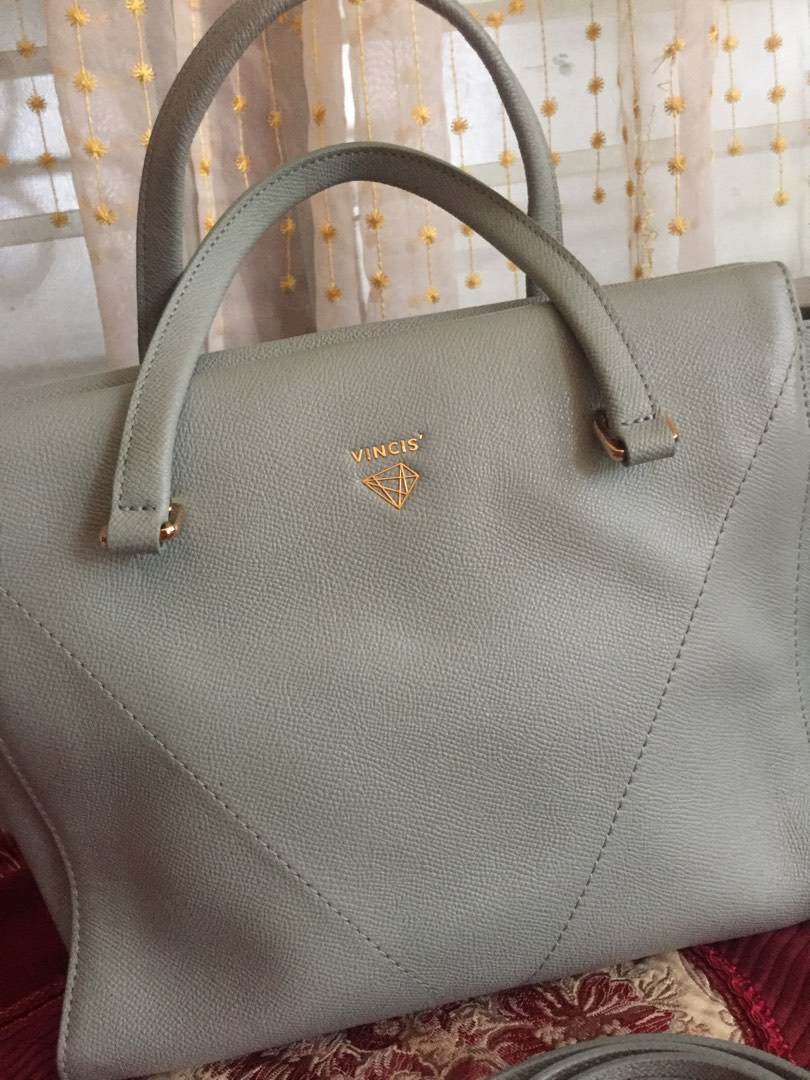 Vincis bench, Women's Fashion, Bags & Wallets, Shoulder Bags on Carousell