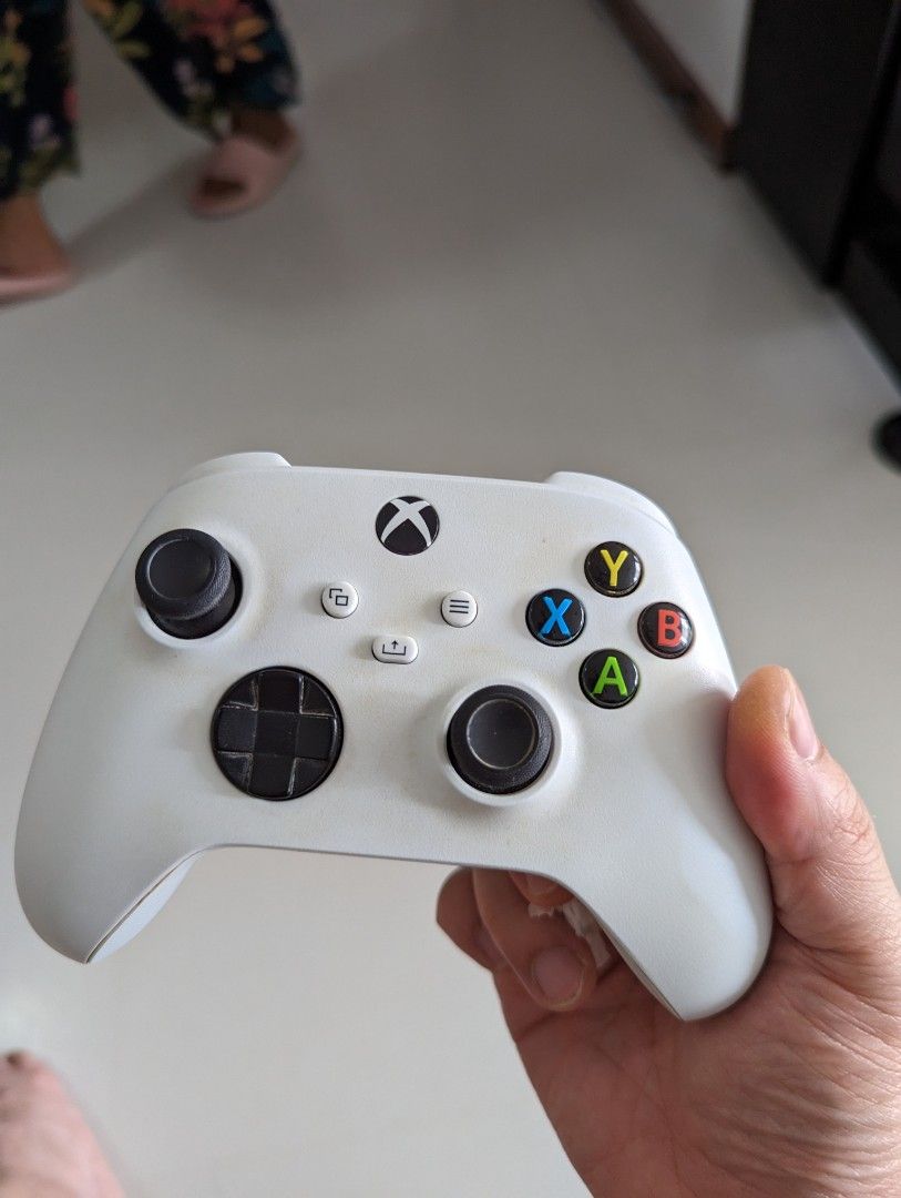 Xbox controller series S small faulty in left trigger button, Video ...