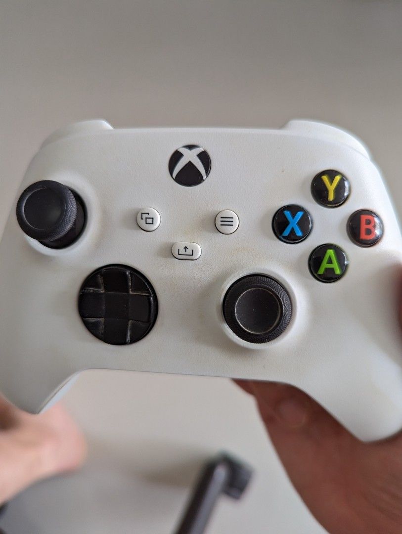 Xbox controller series S small faulty in left trigger button, Video ...