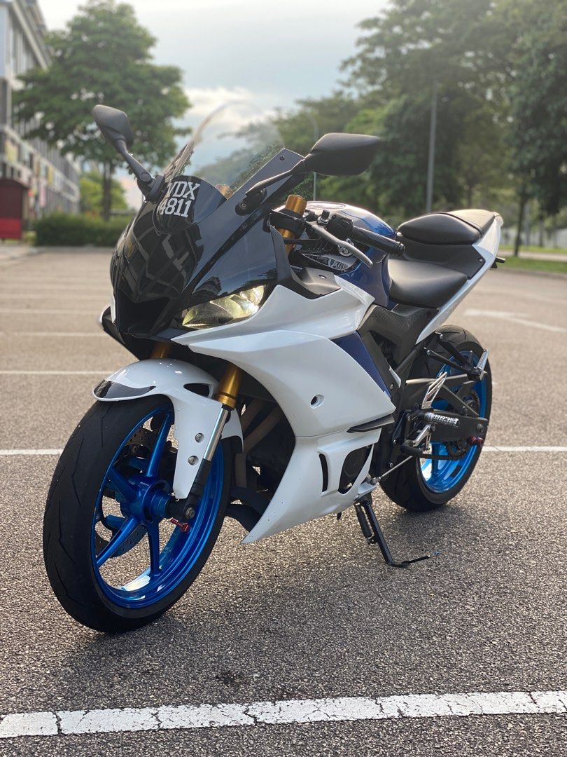 Yamaha r25 V2 2019, Motorbikes on Carousell