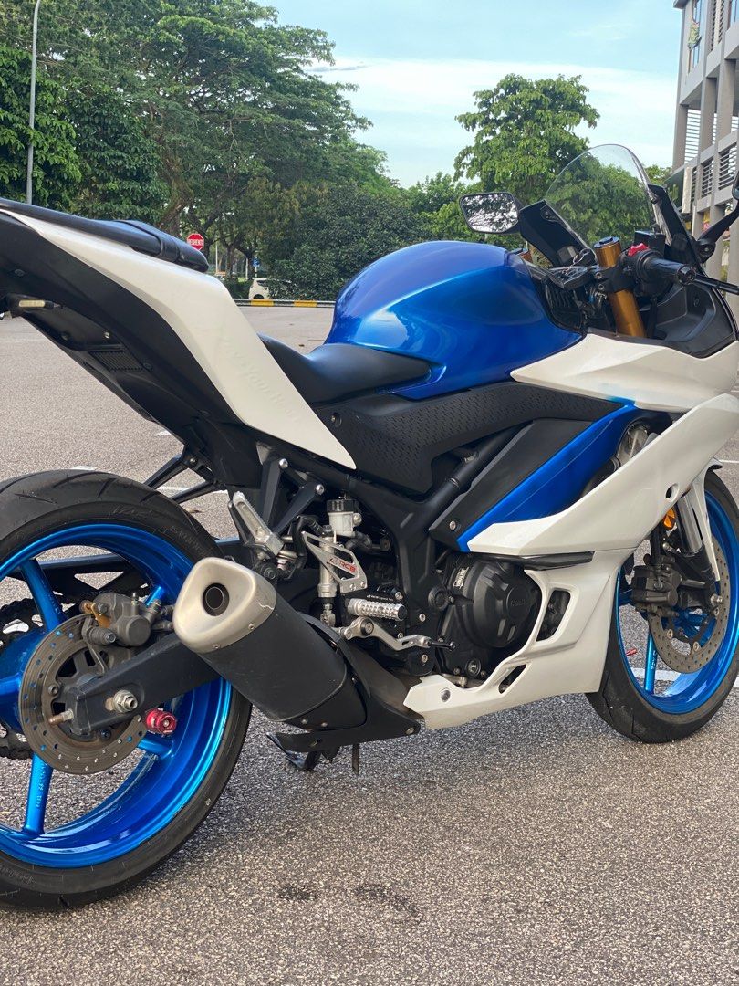 Yamaha r25 V2 2019, Motorbikes on Carousell