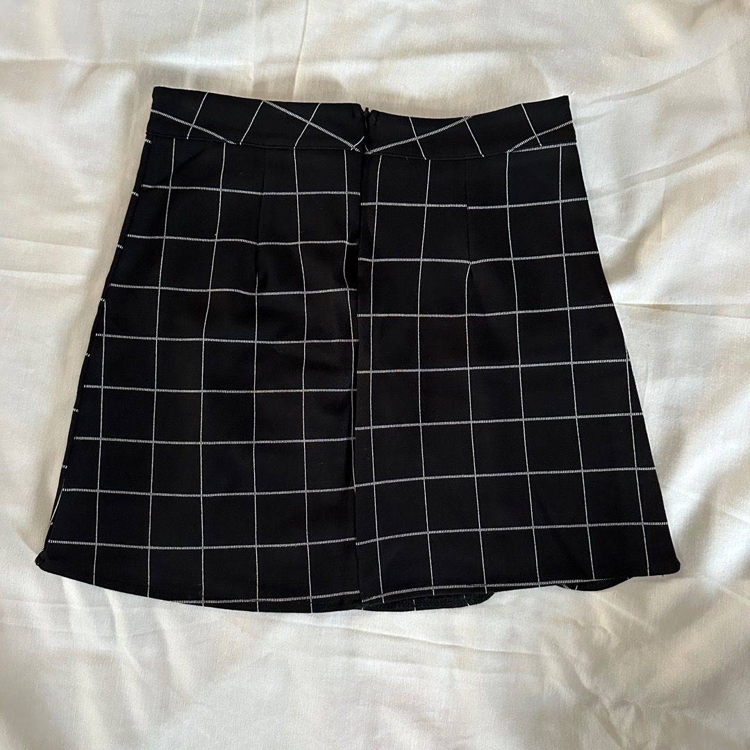 Black Checkered Skirt, Women's Fashion, Bottoms, Skirts on Carousell