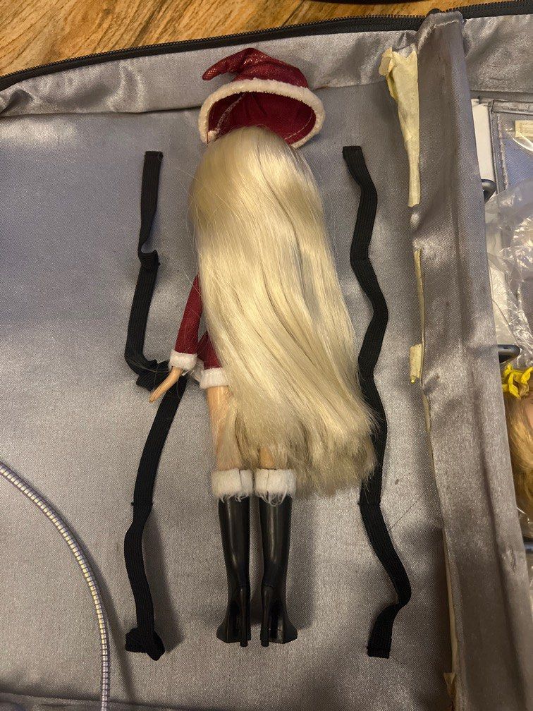 Bratz sweet santa cloe, Hobbies & Toys, Toys & Games on Carousell