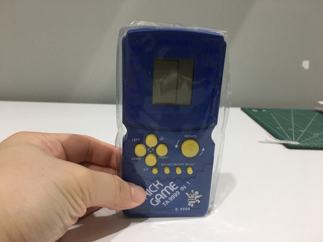 Brick game 9999 console player, Hobbies & Toys, Toys & Games on Carousell