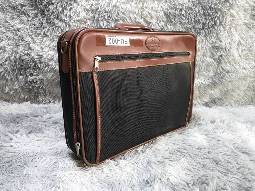 Carrying Note Black Luggage bag, Men's Fashion, Bags, Briefcases on ...