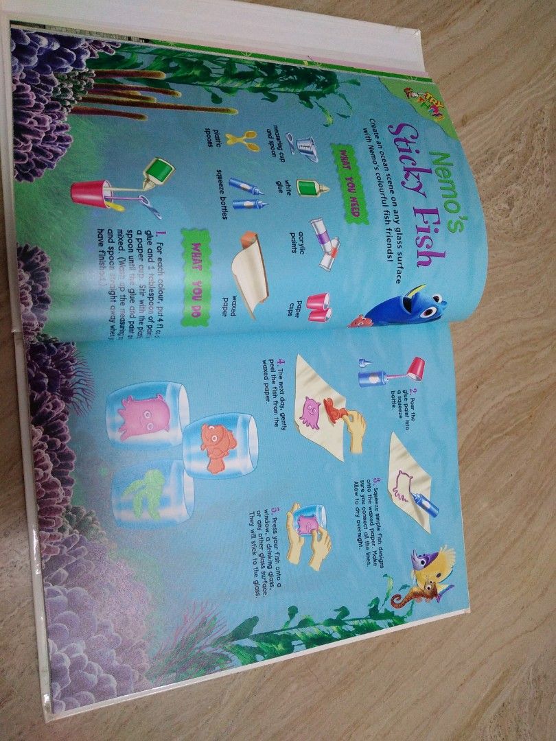 Disney's Year Book 2005, Hobbies & Toys, Books & Magazines, Children's ...