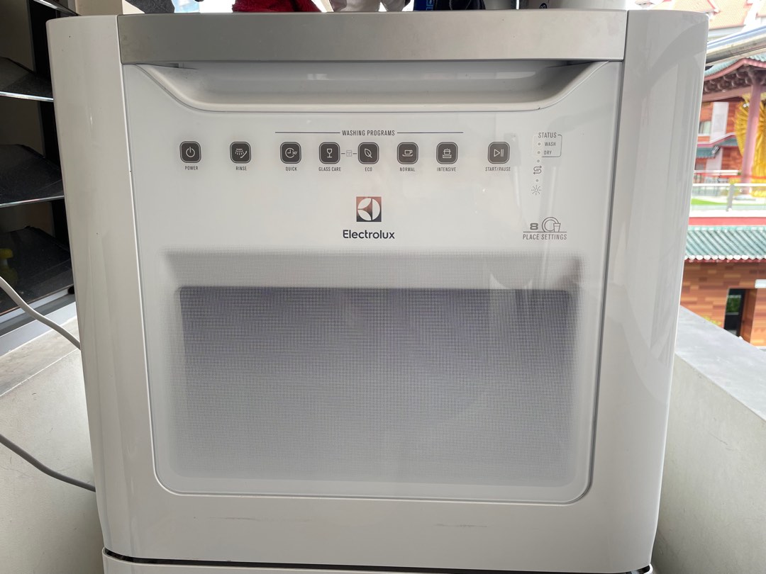 Electrolux compact Dishwasher 8 place settings, TV & Home Appliances ...
