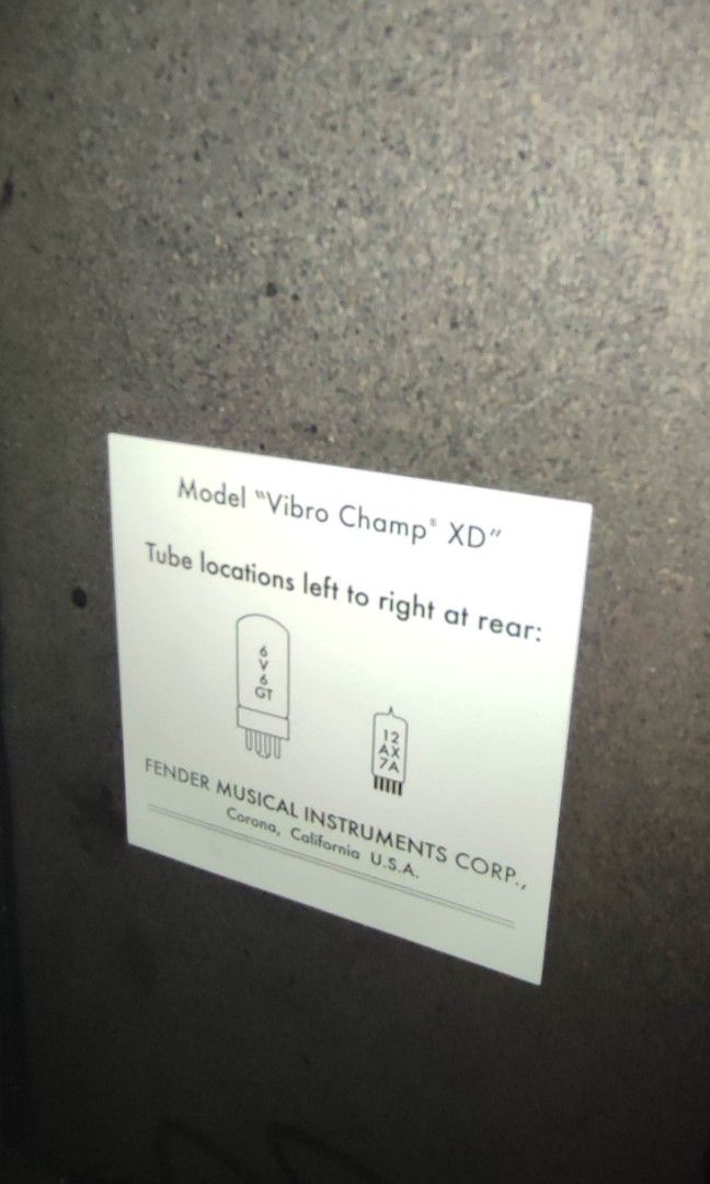 Fender Vintage Modified Vibro Champ XD Tube Guitar Amplifier, Hobbies ...