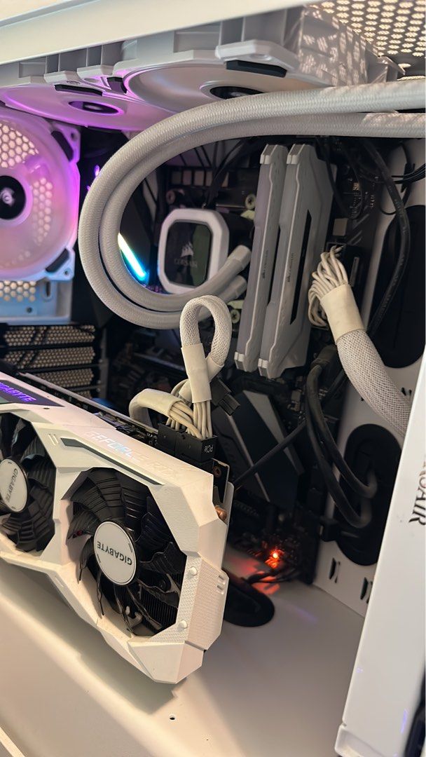 Gigabyte rtx 2070s white, 電腦＆科技, 桌上電腦 - Carousell
