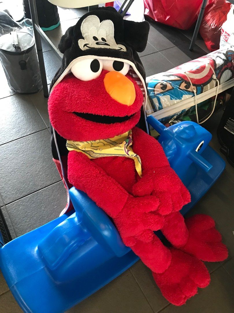 Gigantic Mr Elmo, Hobbies & Toys, Toys & Games on Carousell