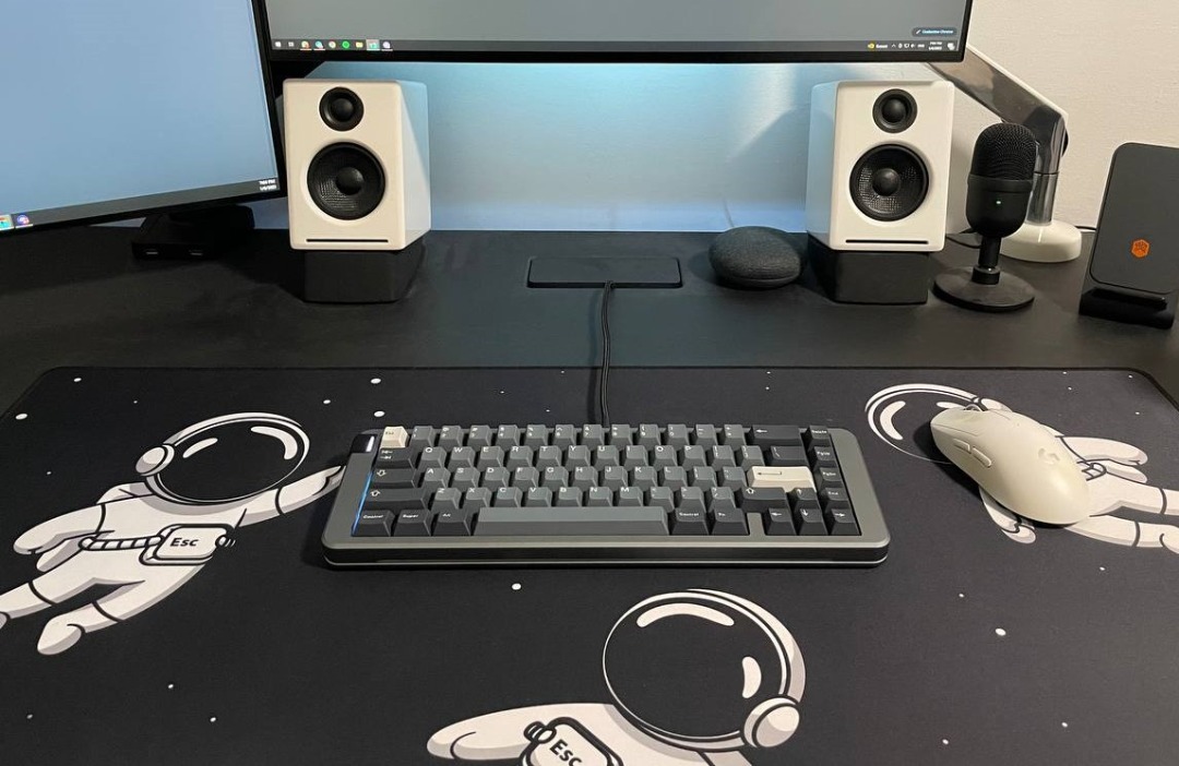 Graystudio Space65 R3 (Robocop), Computers & Tech, Parts & Accessories ...