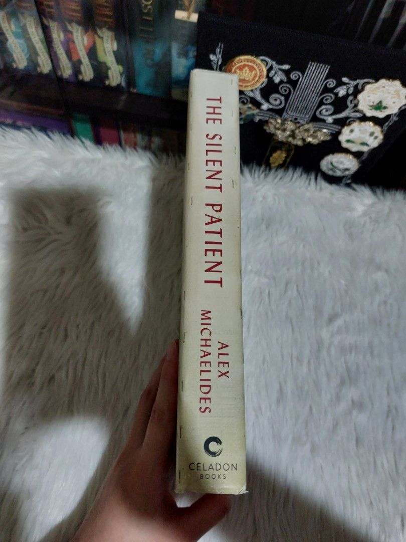 Hardcover - The Silent Patient by Alex Michaelides, Hobbies & Toys ...