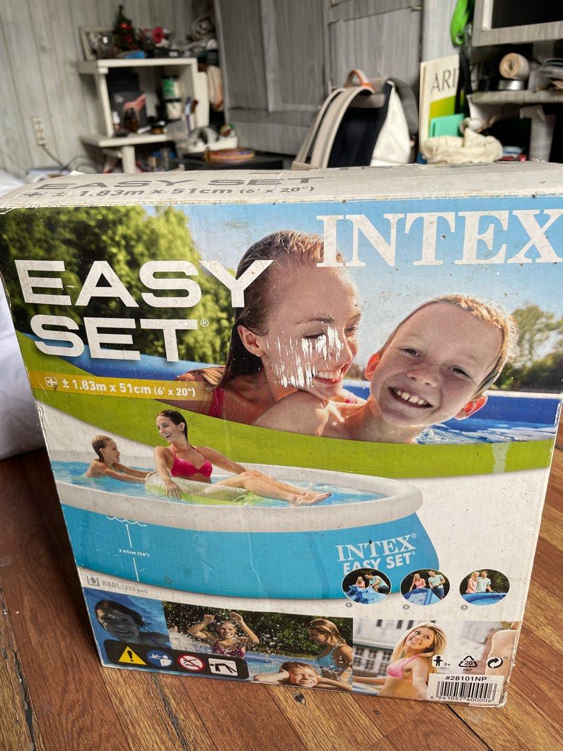 Intex inflatable swimming pool, Hobbies & Toys, Toys & Games on Carousell