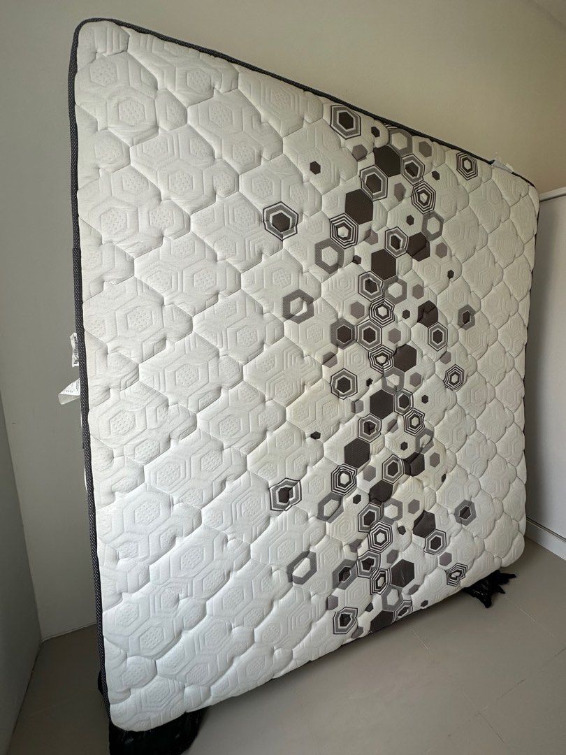Kasur Elite Elegant Ukuran 200X200, Perabotan Rumah di Carousell