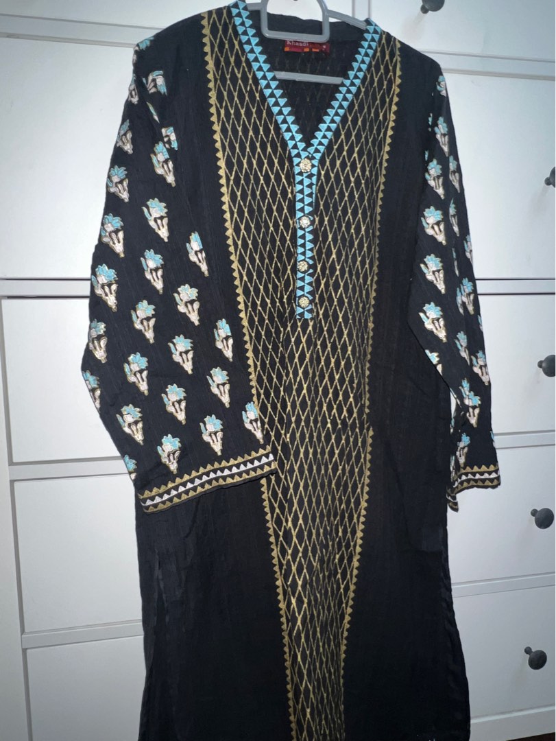 Khaadi kurta, Women's Fashion, Muslimah Fashion, Kaftans & Jubahs on ...