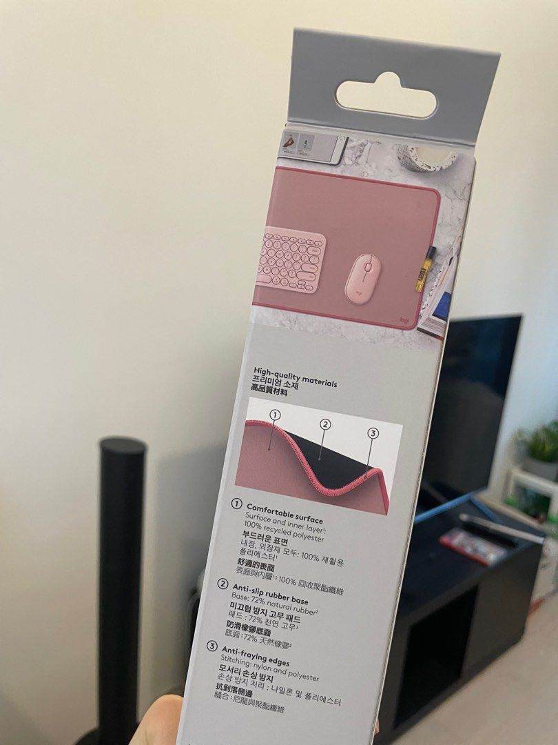 《全新》Logi STUDIO 桌面滑鼠墊 玫瑰豆沙色 Logi Desk Mat - Pink, 電腦＆科技, 電腦周邊及配件, 電腦滑鼠及 ...
