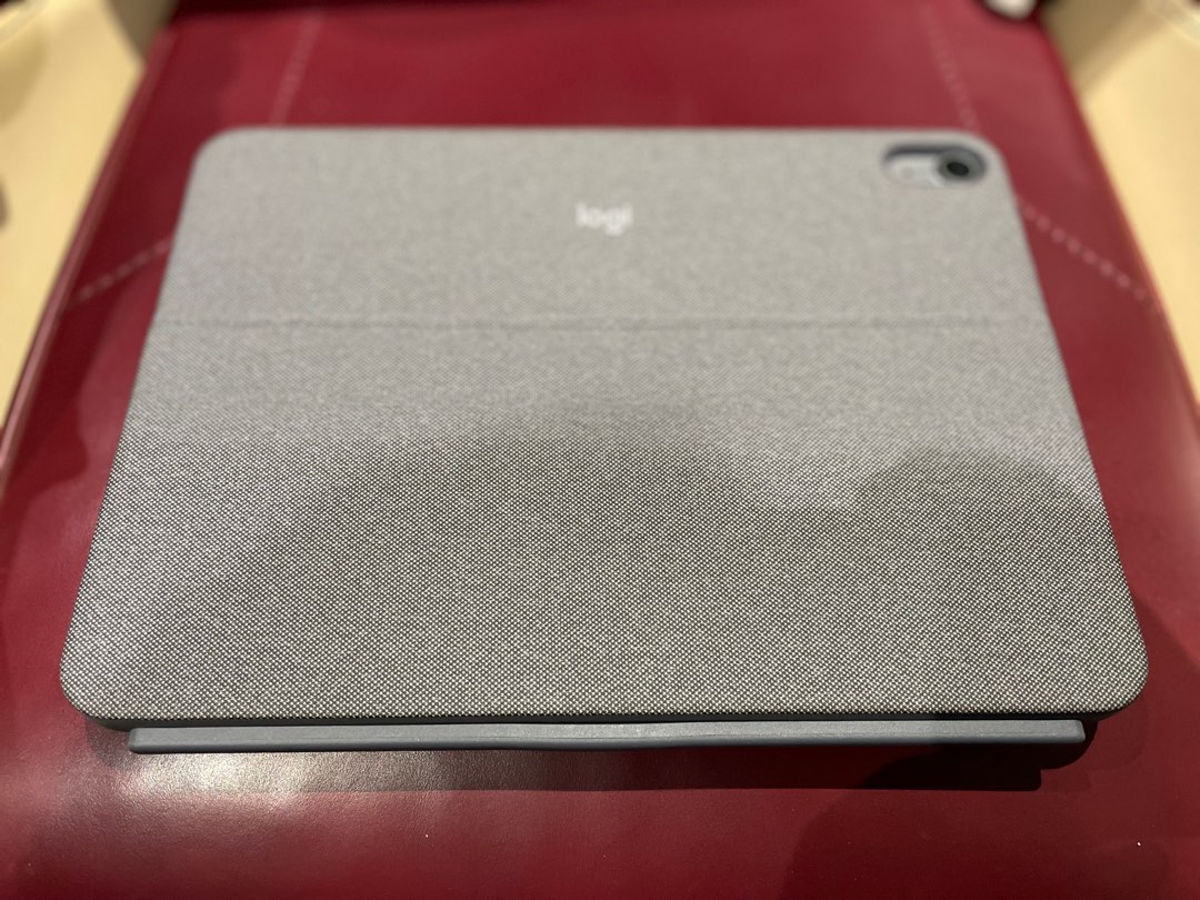 Logitech Combo Touch For Ipad Air Th Th Gen Mobile Phones Gadgets Tablets Ipad On Carousell