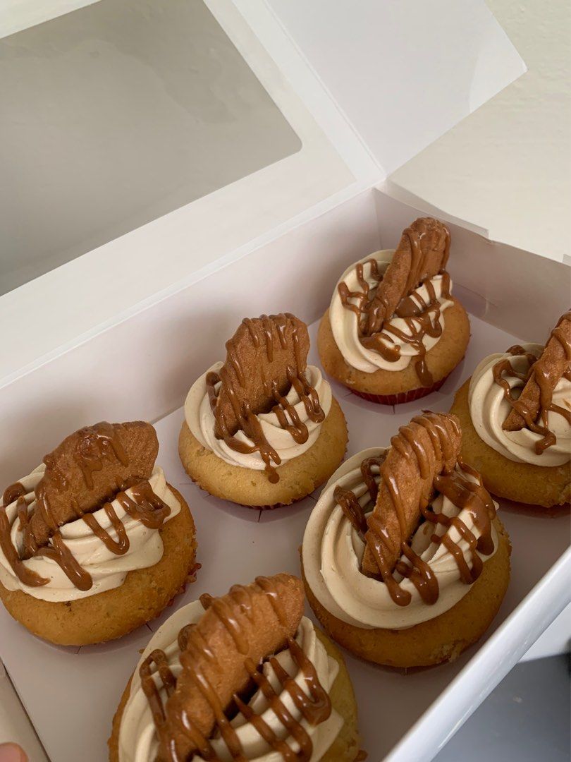 Cupcakes / custom cakes , Food & Drinks, Homemade Bakes on Carousell