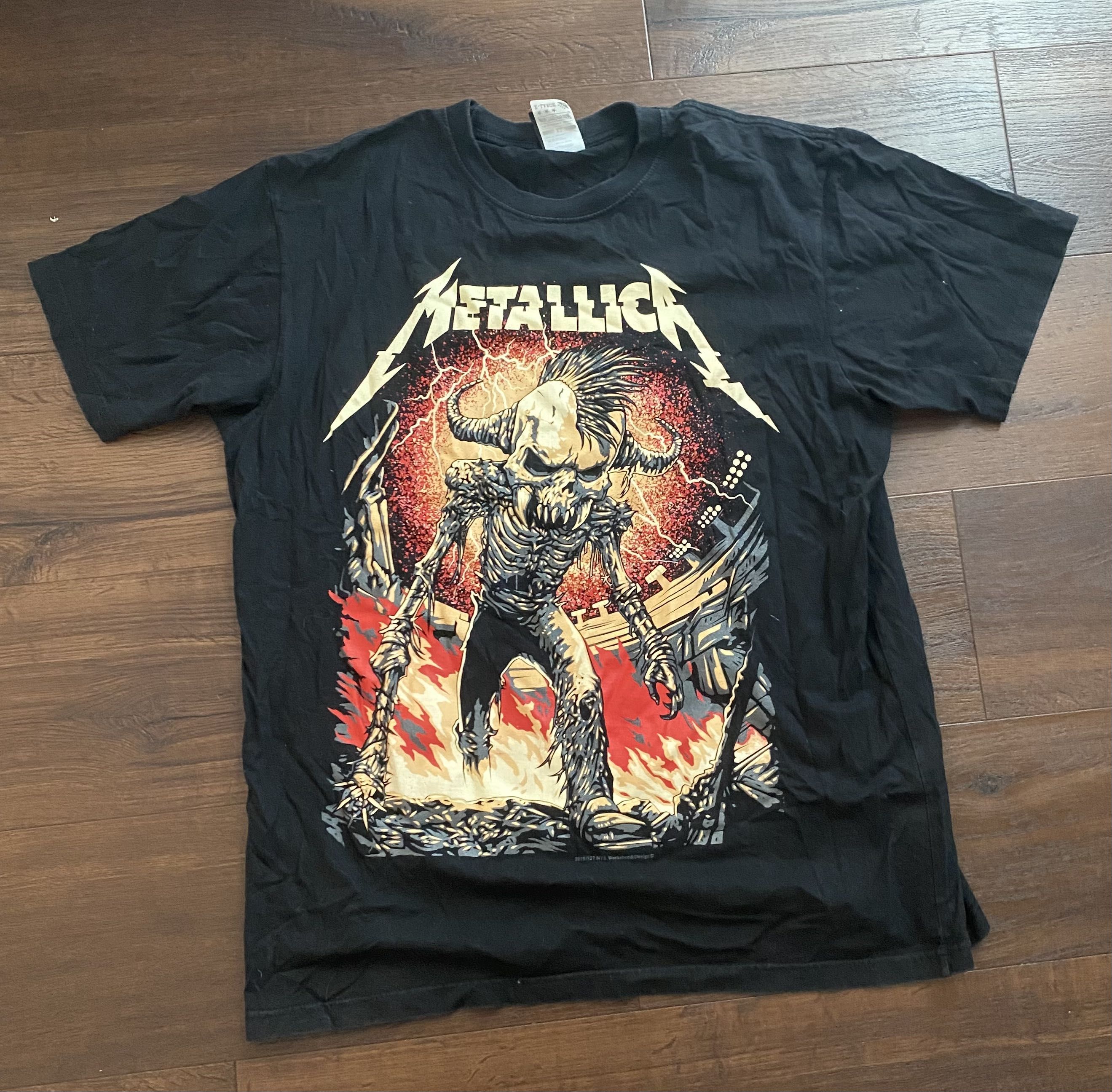 Metallica Band Tee XL, Men's Fashion, Tops & Sets, Tshirts & Polo ...