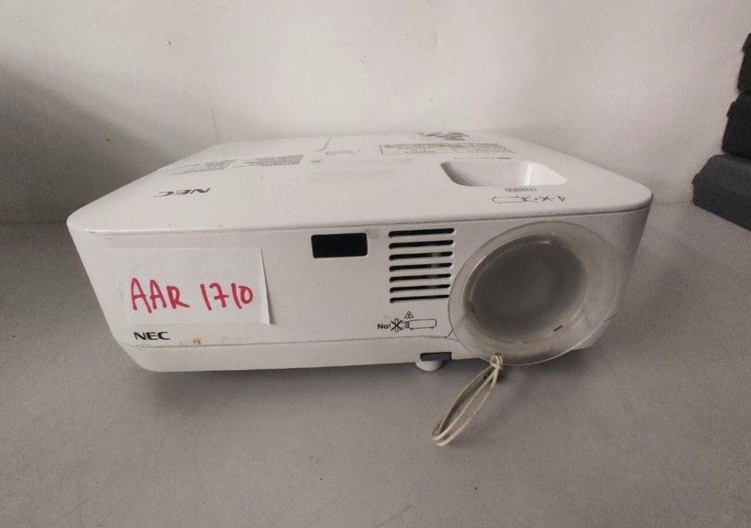 NEC NP 510 LCD Projector 3000 Lumens For Sale @$200 each(AAR 1710)(B1 ...
