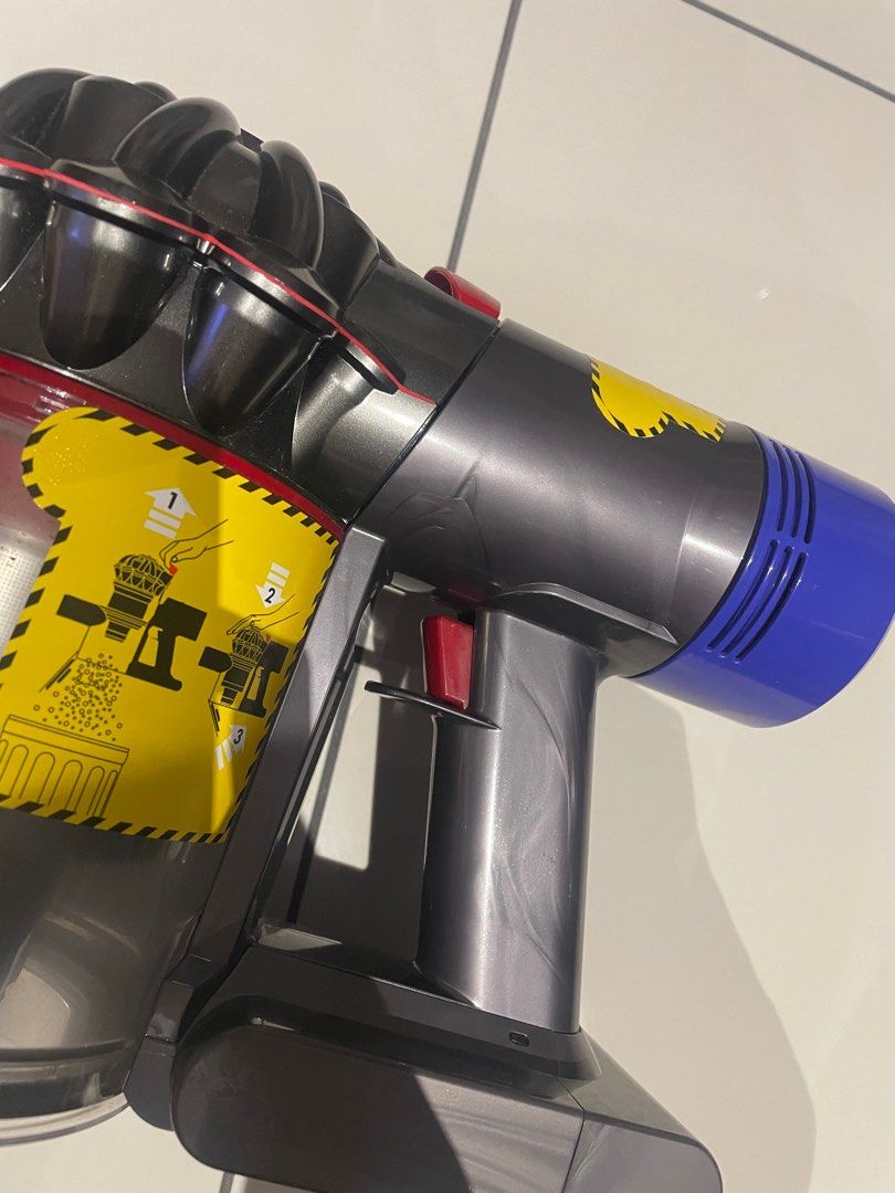 Original Dyson V7 (Bought in Australia), TV & Home Appliances, Vacuum ...