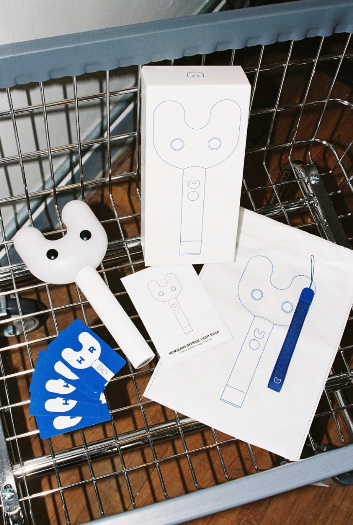 PRE-ORDER NewJeans Official Light Stick Binky Bong Lightstick Weverse ...