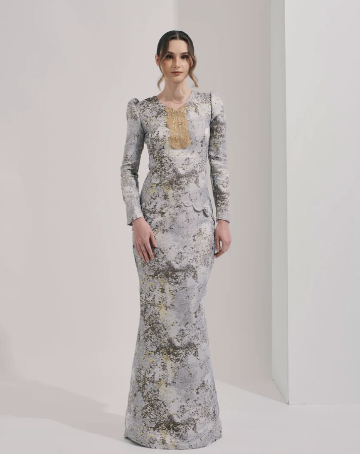 Qiszar, Women's Fashion, Muslimah Fashion, Baju Kurung & sets on Carousell