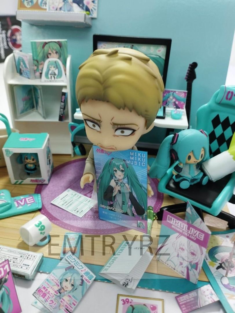 Re-Ment Hatsune Miku Miku Miku Room (Set of 8), Hobbies & Toys, Toys ...