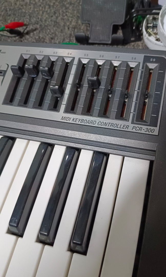 Roland edirol pcr300 midi keyboard controller, Hobbies & Toys, Music ...