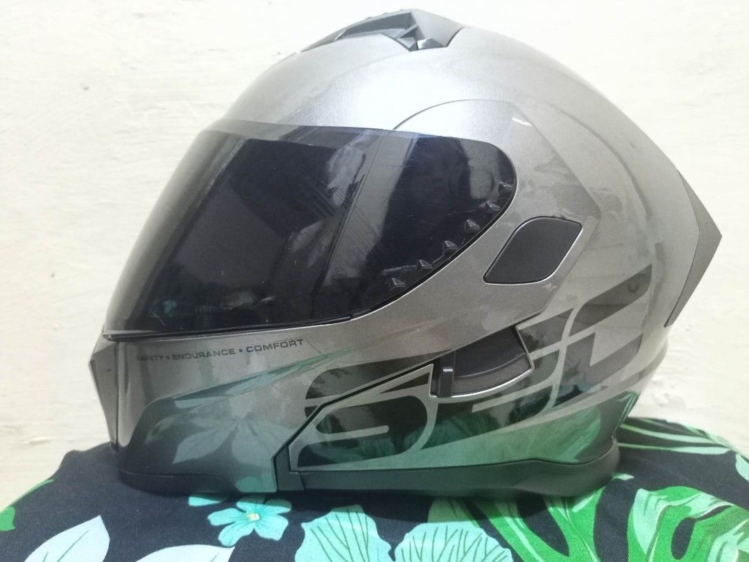 SEC Shell Surge Helmet, Motorbikes, Motorbike Parts & Accessories, Helmets and other Riding ...