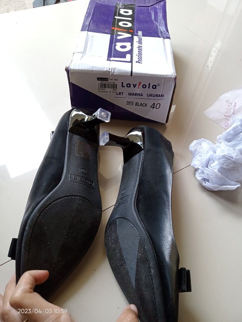 Sepatu Laviola La Viola Hitam 40, Fesyen Wanita, Sepatu di Carousell