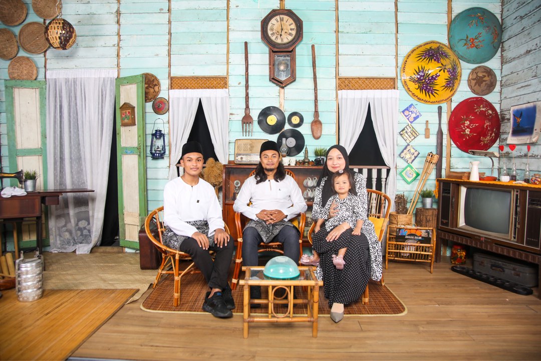 Studio raya rm99, Hobbies & Toys, Stationery & Craft, Art & Prints on ...