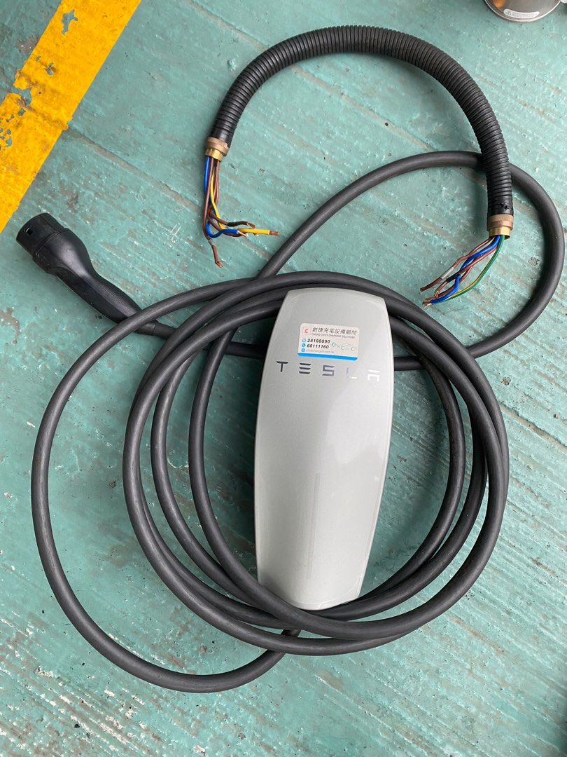 Tesla Wall Connector Gen 2, 汽車配件, 電子配件 - Carousell