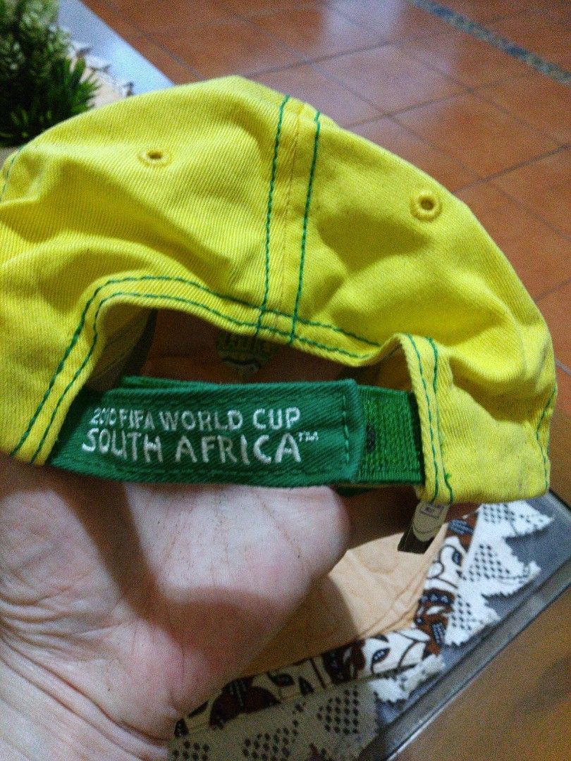 Topi Brazil hijau kuning, Fesyen Pria, Aksesoris, Topi di Carousell