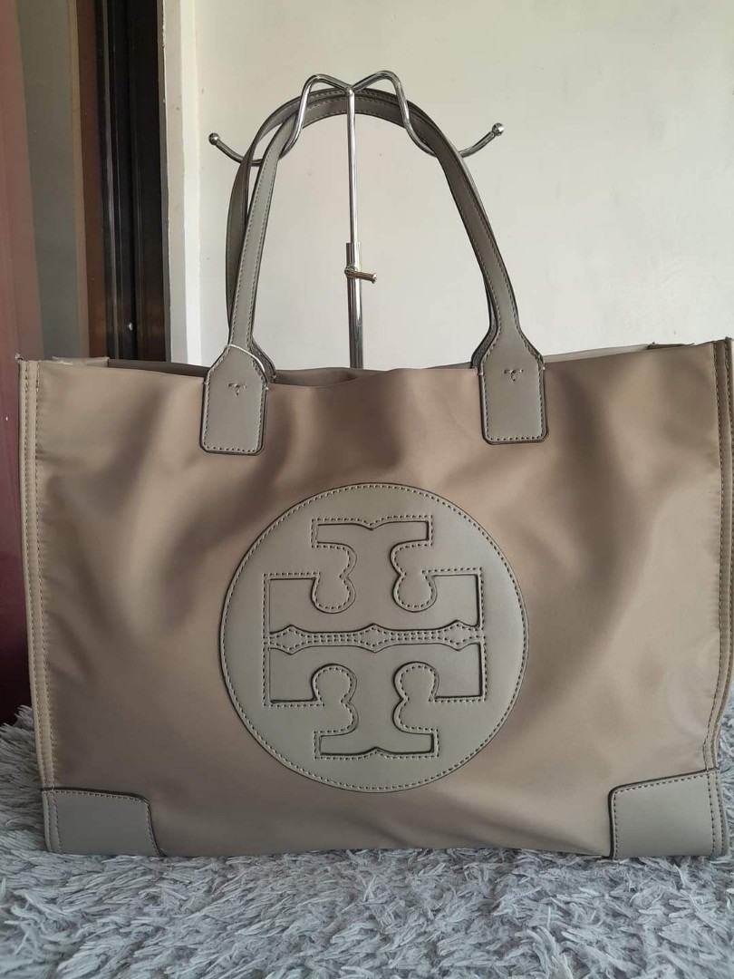 tory burch with jelly tag code, Luxury, Bags & Wallets on Carousell