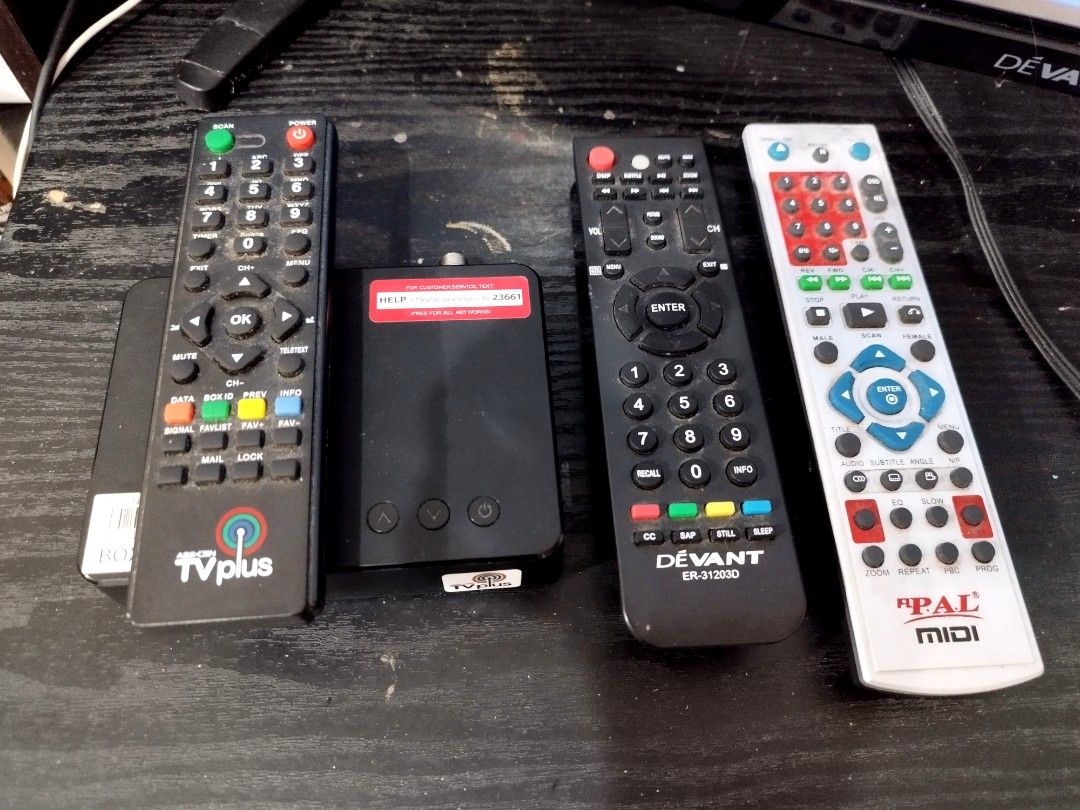 DEVANT brand 32" TV, PAL brand DVD Player, TV Rack Wall Mount, ABS CBN ...