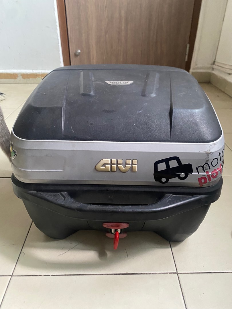Use givi box, Motorcycles, Motorcycle Accessories on Carousell