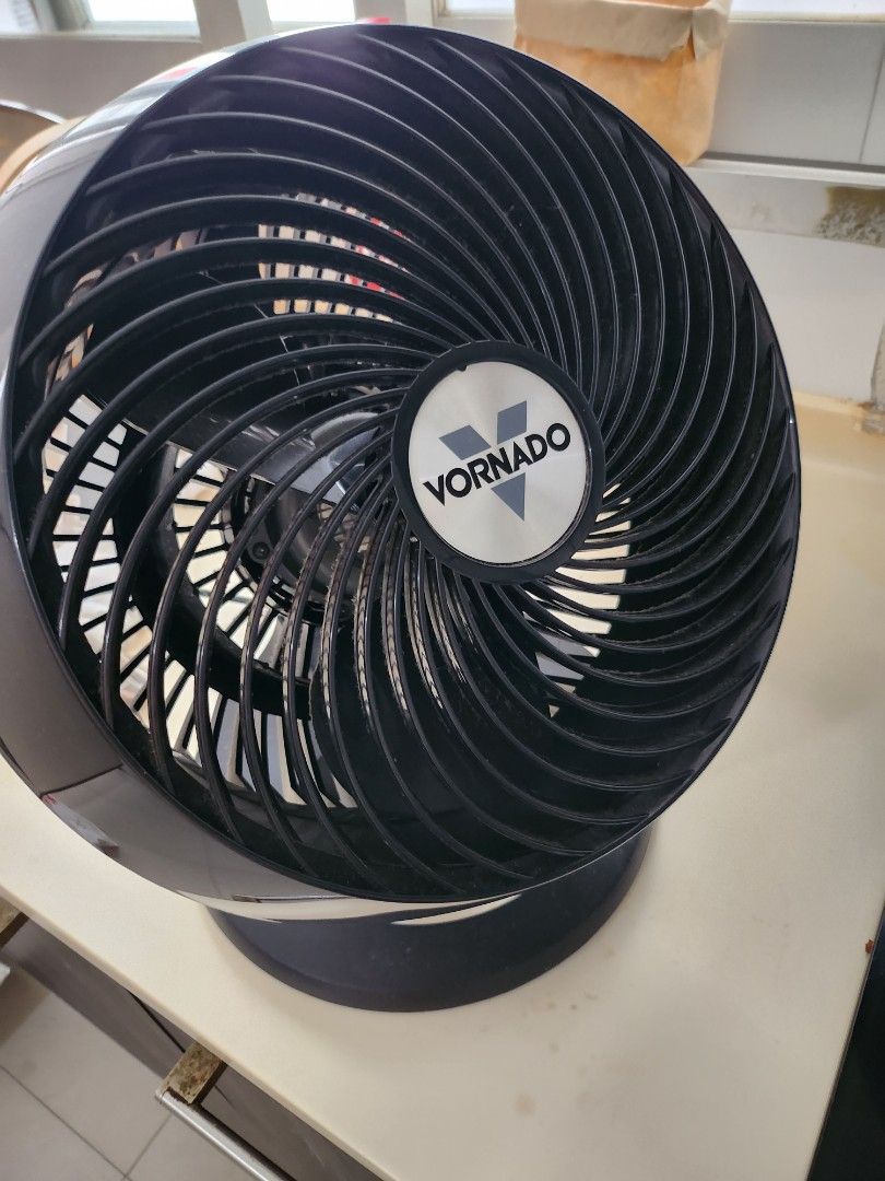 Vornado 660 (Black) 4-Speed Large Circulator, Furniture & Home Living ...