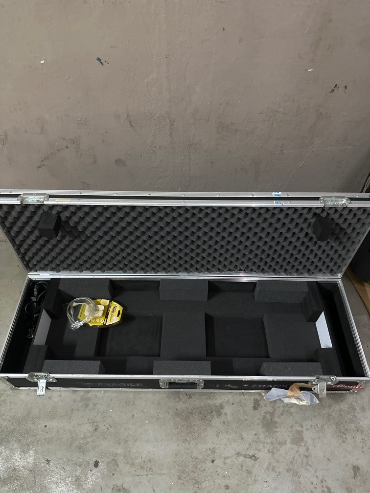 Keyboard flight case (For 61 keys), Hobbies & Toys, Music & Media ...