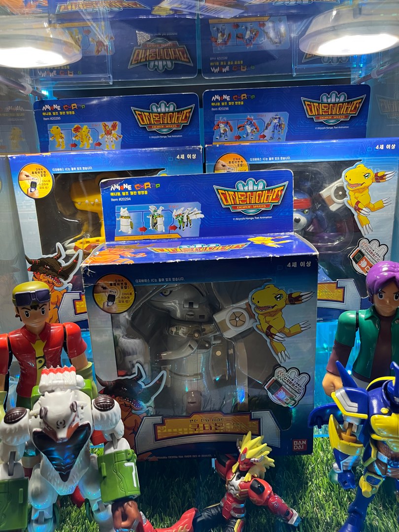 Digimon savers / data squad figure digivolving shinegreymon ...