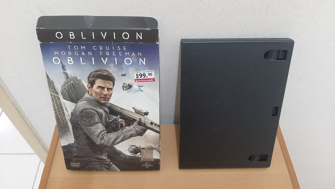 DVD - Oblivion, Hobbies & Toys, Music & Media, CDs & DVDs on Carousell
