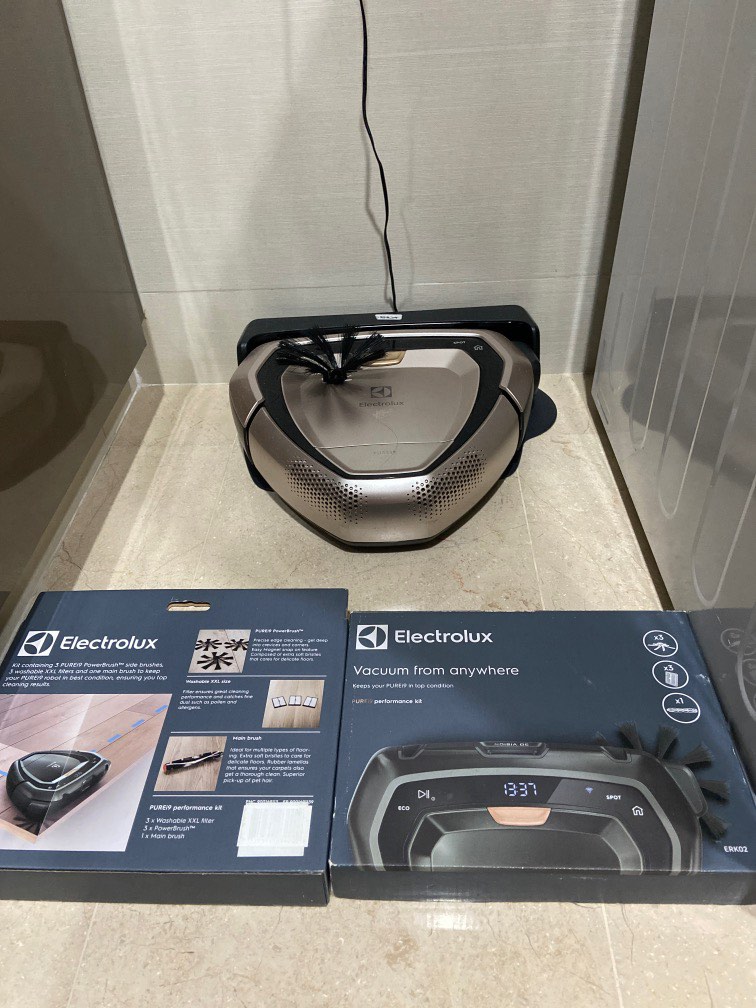 Electrolux Robo cleaner, TV & Home Appliances, Vacuum Cleaner ...