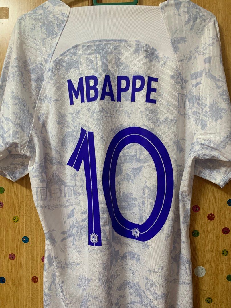 France 2022 World Cup away kit with Mbappe name set, Men's Fashion ...