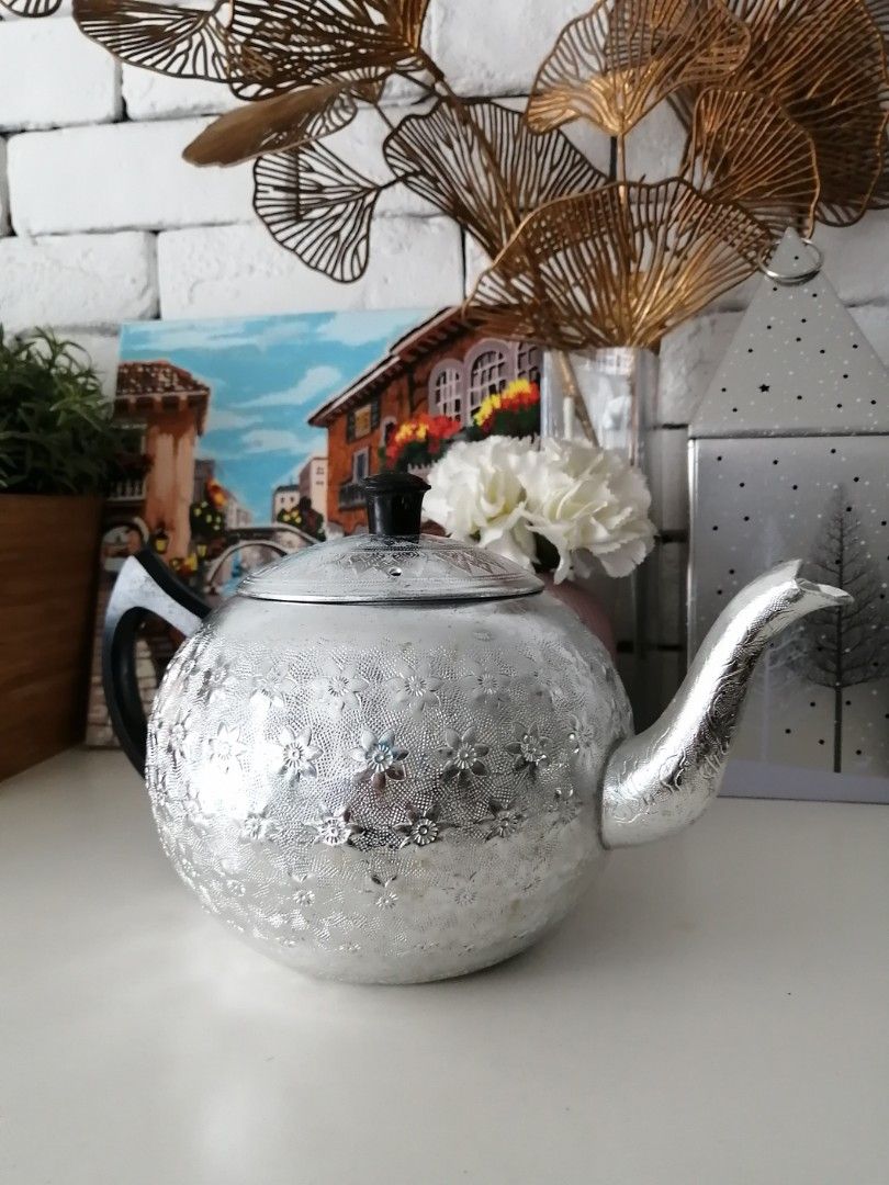 Hand Crafted vintage Aluminum teapot, Hobbies & Toys, Memorabilia ...