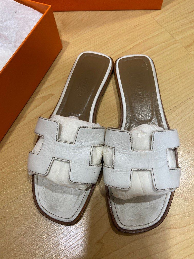 Hermes Oran White, Women's Fashion, Footwear, Flats & Sandals on Carousell