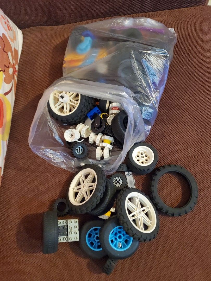 Lego Mindstorms RCX - Bulk 7kg, 興趣及遊戲, 玩具 & 遊戲類 - Carousell