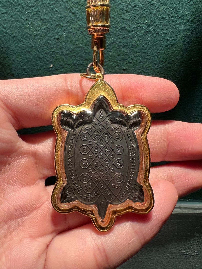 Lp liew phaya tao 2537 roon suk jai, Hobbies & Toys, Memorabilia & Collectibles, Religious Items ...