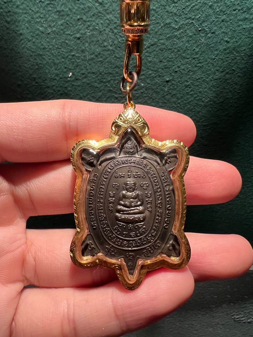 Lp liew phaya tao 2537 roon suk jai, Hobbies & Toys, Memorabilia & Collectibles, Religious Items ...