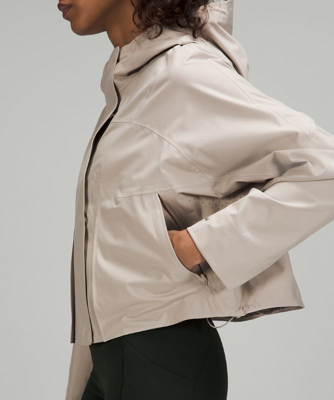 Lululemon Rain Chaser Jacket, Women's Fashion, Coats, Jackets and ...