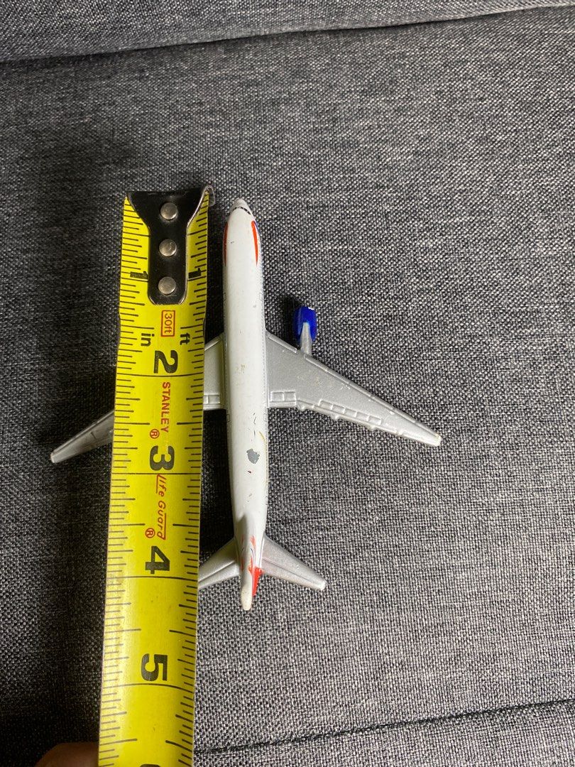 MATTEL British Airways Boeing 777-200 Diecast Toy Passenger Plane White ...